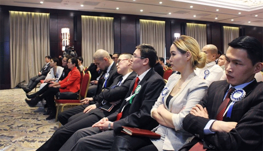 Залуучуудын нэгдсэн нам анхдугаар хурлаа хийжээ - Гэрэл гэгээ