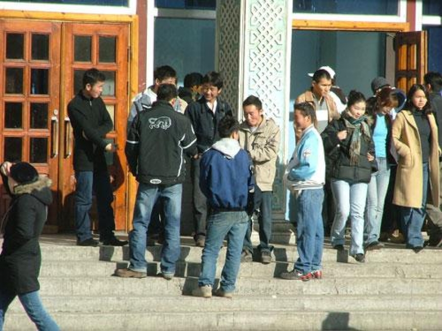 Оюутнууд өлсгөлөн зарлана - Гэрэл гэгээ