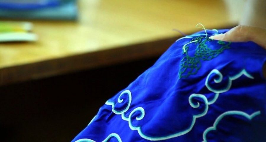 Зүү ороох, хатгамлын урлалын гайхамшгийг Гиннесийн номд бүртгүүлнэ ...