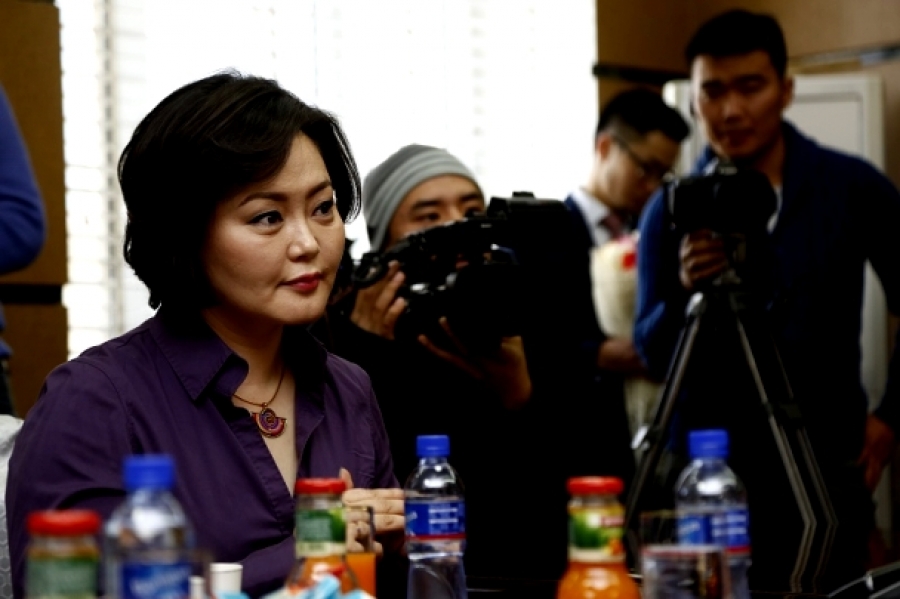 Жүжигчин Г.Ундармаад талархал илэрхийллээ - Гэрэл гэгээ