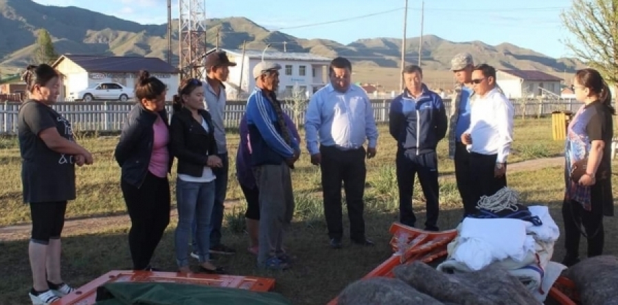 Байгалийн гамшигт үзэгдэлд нэрвэгдсэн дөрвөн өрхөд гэр бэлэглэнэ ...