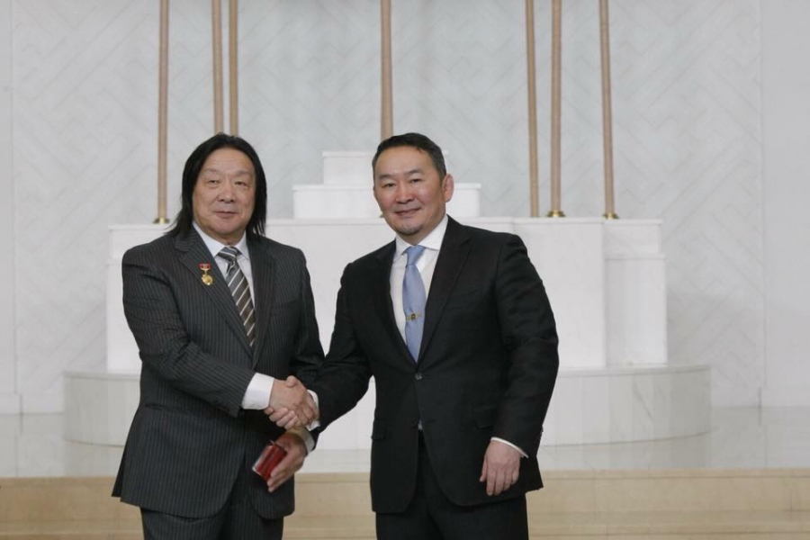 Хөгжмийн зохиолч Д.Бэхбат УГЗ цолоор шагнууллаа - Гэрэл гэгээ