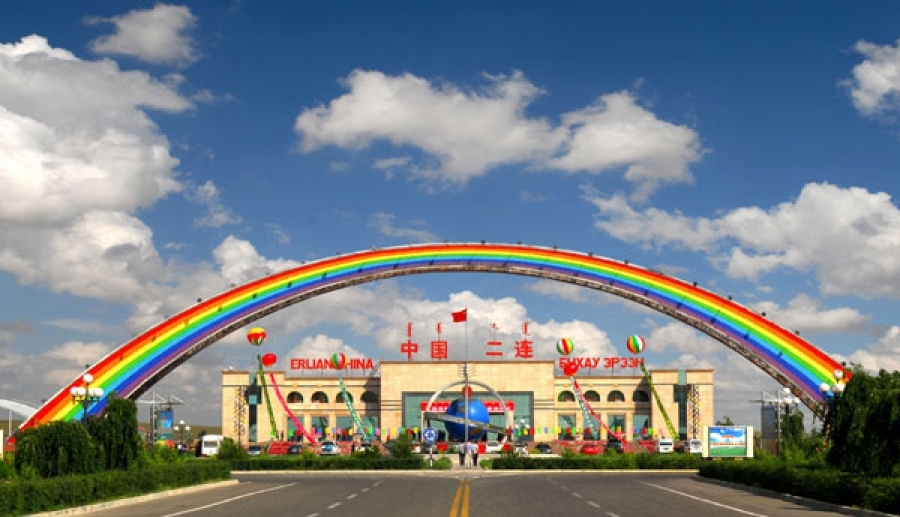 Барьцаалагдсан хоёр монгол хүүхдийг авчирчээ - Гэрэл гэгээ