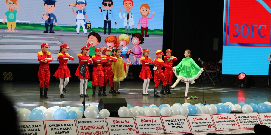 “Ногоон гэрэл цагаан шугам” д ХУД ийн 15 дугаар сургуулийн баг түрүүллээ Гэрэл гэгээ