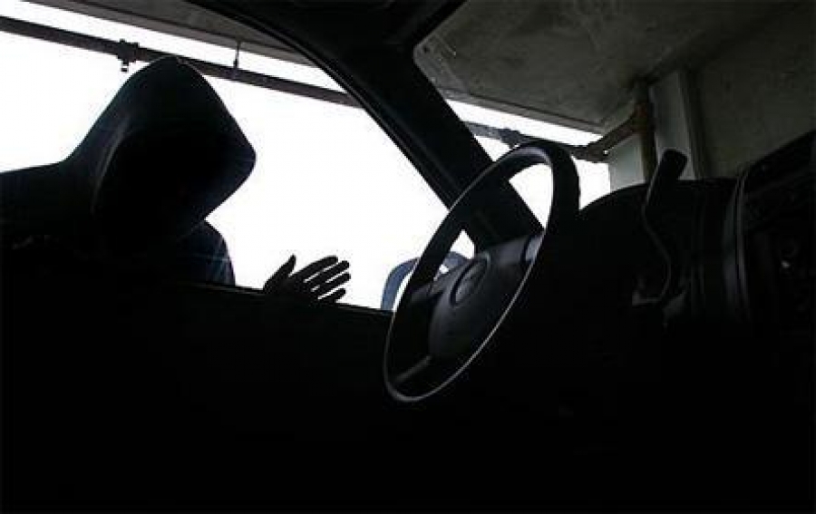 Машинаа халааж орхиод хулгайд алджээ Гэрэл гэгээ