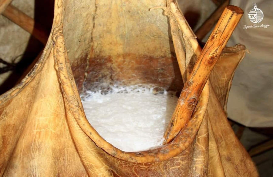 Хөхүүрийн айраг исгэх уламжлал холбогдох зан үйлийг ЮНЕСКО д бүртгэснийг батламжлав Гэрэл гэгээ