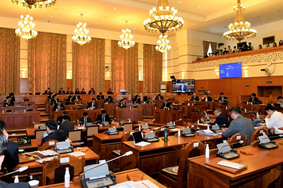 Хуулийн төслийг эцэслэн батлуулах бэлтгэл хангуулахаар Төсвийн байнгын хороонд шилжүүллээ